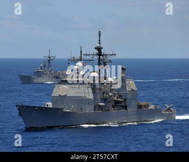 The guided missile frigate USS CURTS (FFG-38) comes alongside the ...