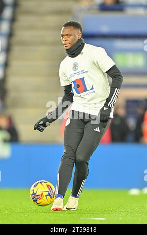Patson Daka of Leicester City warms up ahead of the Premier League ...
