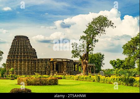 06 05 2015 Ancient Chalukya Shri Dambala Dodda Basappa Temple a 12th ...