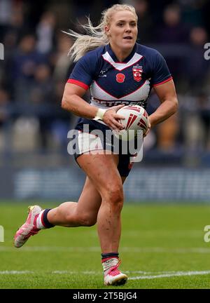 Amy Hardcastle #4 of England during the Mid Season International match ...
