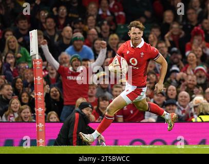 Wales' Tom Rogers scores his second try during the Quilter Nations ...