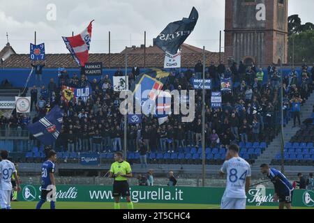 Pisa, Italy. 04th Nov, 2023. Fans of Pisa show a banner in memory of ...