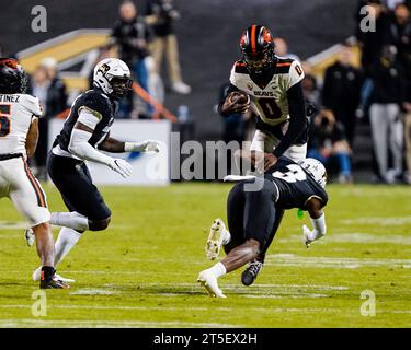 Oregon State quarterback Aidan Chiles (0) in the first half of an NCAA ...