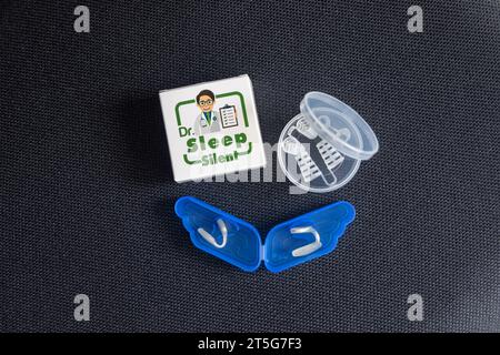 Photo of nose spreaders plus package: silicone tubes and magnetic ...