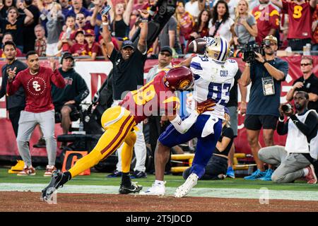 November 4, 2023 USC Trojans tight end Kade Eldridge (88) blocks a punt ...