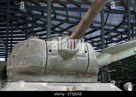 tanks gun turret, closeup of photo Stock Photo - Alamy