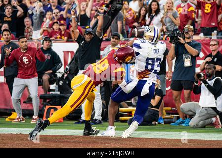 USC Trojans linebacker Eric Gentry (18) runs in pursuit during an NCAA ...