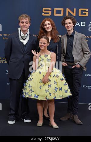 Die Schauspieler Kjell Brutscheidt, Irene Böhm, Cooper Dillon, Luna ...