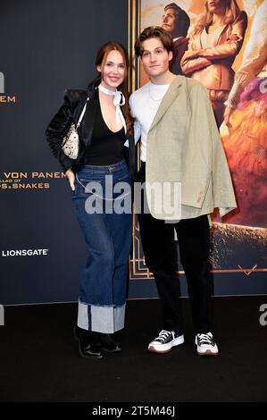 Ina Hout und Moritz Bäckerling bei der Premiere des Kinofilms Fünf ...