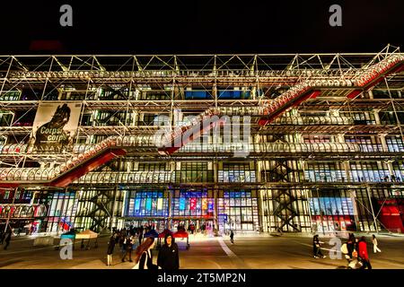 Exterior structure and interior lighting of the Centre Pompidou ...
