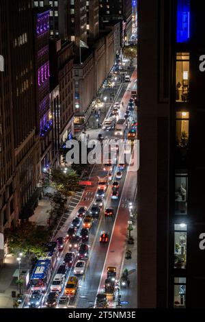 Traffic gridlock on E. 34th St. on an autumn evening, Midtown Manhattan ...