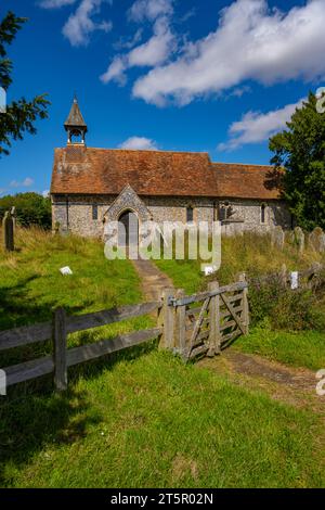 The church of St Laurence's Church, Leaveland Kent on a summer day ...