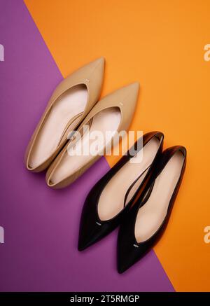 Flat lay black friday assortment on black background with copy space ...