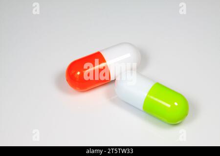 Capsules for pharmaceutical purposes Stock Photo - Alamy