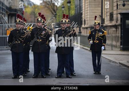 Republican Guard at attention outside Elysee Palace (residence of ...