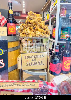 Shop window with Torreznos de Segovia pastries display, Old Town ...