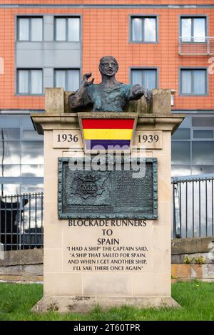Blockade Runners to Spain Memorial, Glasgow Stock Photo - Alamy