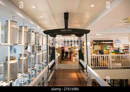 The Cheese Factory, Volendam, Holland, Netherlands Stock Photo - Alamy