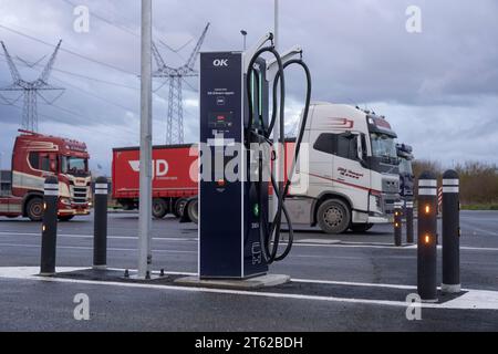 EDITOR NOTE: PICTURES FROM TUESDAY NOV 7. An Electric charging station ...