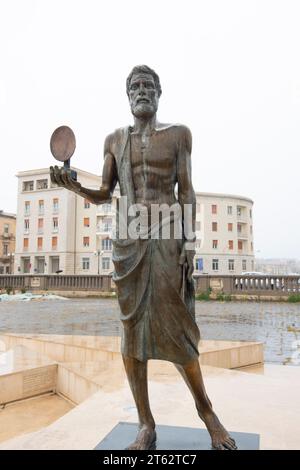 Public Statue of Scientist Archimedes Stock Photo - Alamy