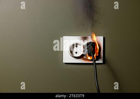 Short circuit in socket Stock Photo - Alamy