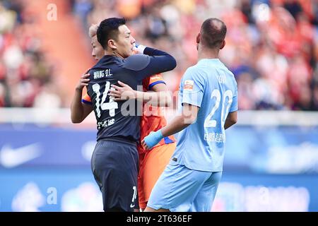 Shandong Taishan Football Club defeated Tianjin Jinmen Tiger Football ...