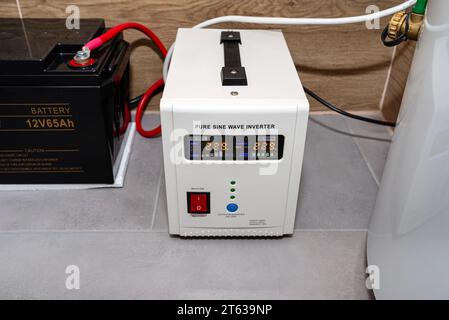 Emergency power supply with a 12V 65Ah battery providing uninterrupted ...
