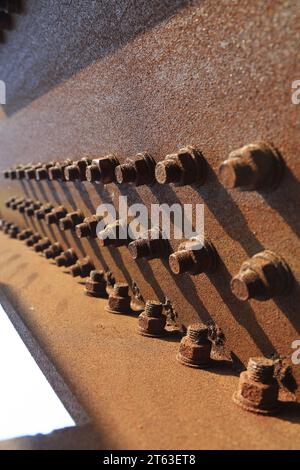 Oxidized rusty bolt Stock Photo - Alamy