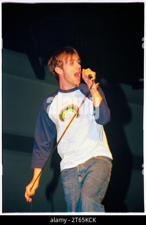 DAMON ALBARN, BLUR, 1995: Damon Alban the singer of Blur at the very ...