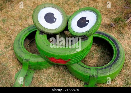 Car tires cartoon images, green frogs Stock Photo - Alamy