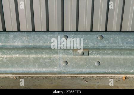 road, construction detail of the parapet, to avoid lane jumps, or ...