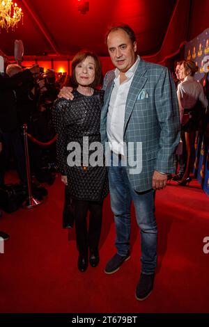 Susanne Juhnke mit Sohn Oliver Juhnke bei der Premiere der 15 ...