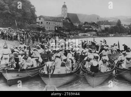 Members of the Marine-HJ during a trip on the Danube from Passau to ...