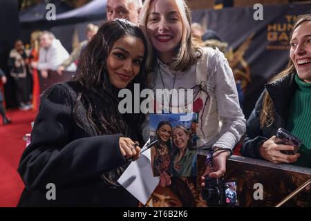 Rachel Zegler, left, poses with fan Alexandra Casanova for ...