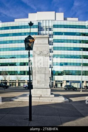 Central Memorial Park Downtown Calgary Alberta Stock Photo - Alamy