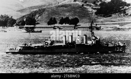 USS Aaron Ward (DD-132) and Abel P. Upshur (DD-193) arriving at ...