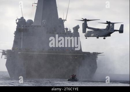 USS Anchorage conducts flight operations Stock Photo - Alamy