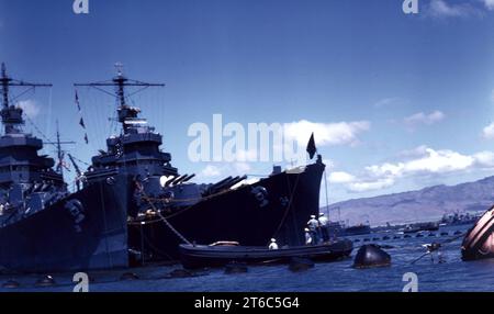 USS Astoria (CA-34) and USS Minneapolis (CA-36 Stock Photo - Alamy