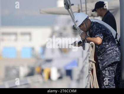 USS Blue Ridge operations 130608 Stock Photo - Alamy