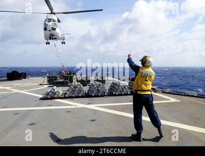 USS Blue Ridge operations 130831 Stock Photo - Alamy