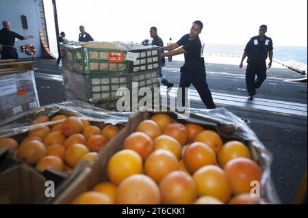 USS BOXER (LHD 4) 131123 Stock Photo - Alamy