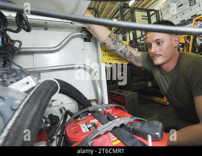 USS BOXER (LHD 4) 131203 Stock Photo - Alamy