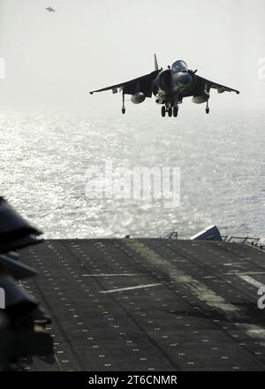 USS BOXER (LHD 4) 140108 Stock Photo - Alamy