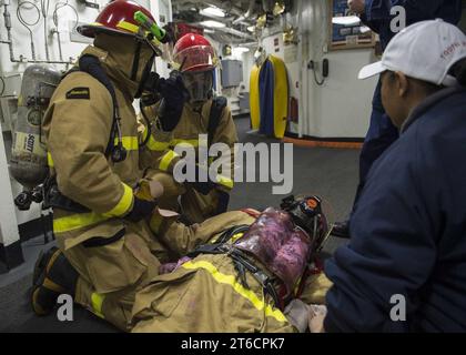 USS BOXER (LHD 4) 140222 Stock Photo - Alamy