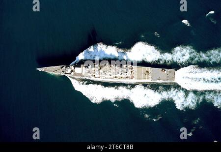 USS Bronstein (FF-1037), overhead view retouched-2 Stock Photo - Alamy