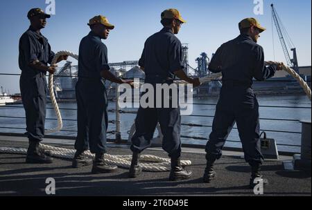 USS Carney Arrives in Constanta, Romania (43999342062 Stock Photo - Alamy