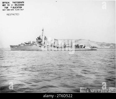 USS Case DD370 underway Stock Photo - Alamy