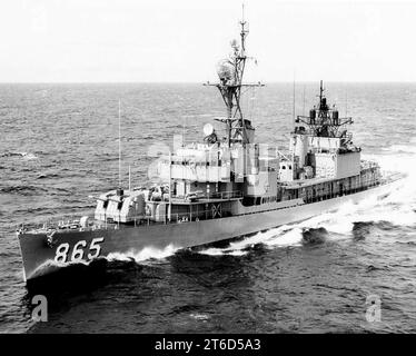 USS Charles R. Ware (DD-865) underway off Oahu in August 1967 Stock ...