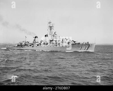 USS Cushing (DD-797) underway, circa in 1946 Stock Photo - Alamy