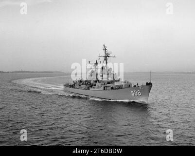 USS Decatur (DD-936) underway at sea, during her first Mediterranean ...